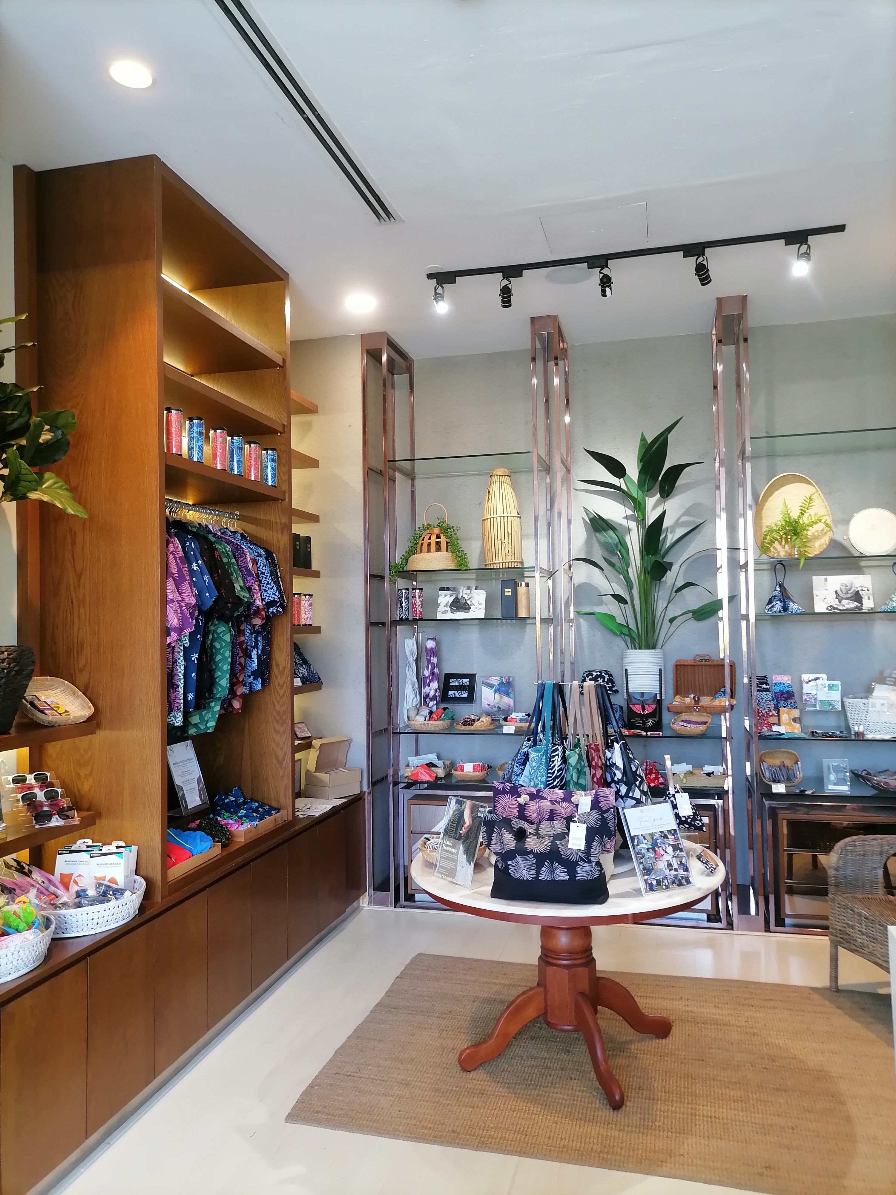 Shop In Stores – Batik Boutique